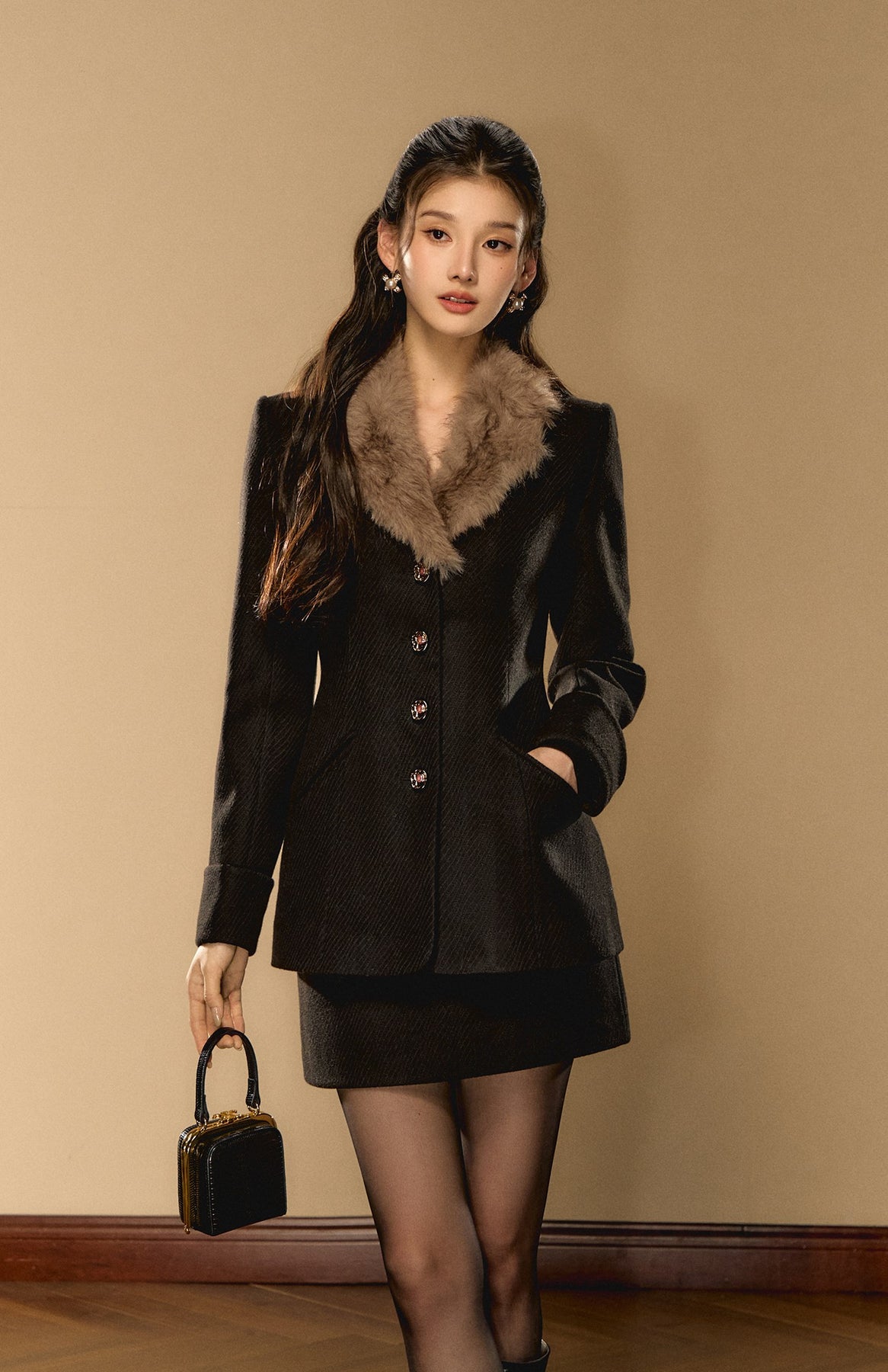 Luxurious Style Fur Collar Jacket/Short Skirt OSH0232 – Young Social Club.